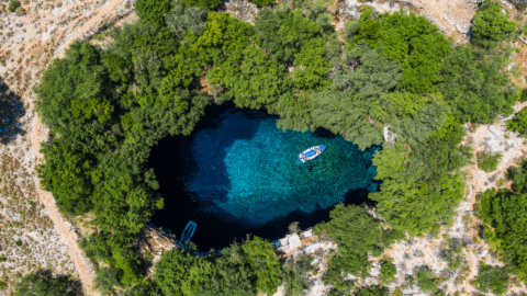 Top 21 off-the-beaten-path places & hidden gems in Greece to avoid tourists